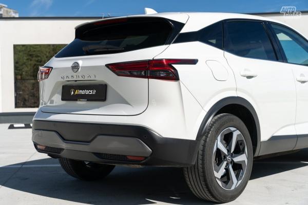 White Nissan Qashqai 2022 in Vilnius, with an engine capacity of 1.30 L and mileage of 103 thousand km for 18950 €, photo 7 on AUTOMOTO.COM.LV
