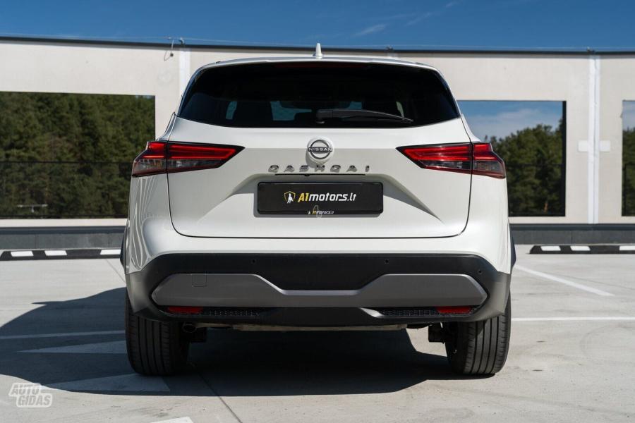 White Nissan Qashqai 2022 in Vilnius, with an engine capacity of 1.30 L and mileage of 103 thousand km for 18950 €, photo 12 on AUTOMOTO.COM.LV