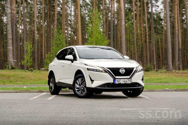 White Nissan Qashqai 2022 in Riga, with an engine capacity of 1.30 L and mileage of 102 thousand km for 16590 €, photo 2 on AUTOMOTO.COM.LV