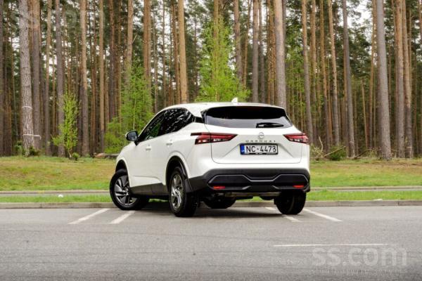 White Nissan Qashqai 2022 in Riga, with an engine capacity of 1.30 L and mileage of 102 thousand km for 16590 €, photo 8 on AUTOMOTO.COM.LV