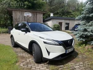 Balts Nissan Qashqai 2022 Rīga, ar dzinēja tilpumu 1.30 L un nobraukumu 50 tūkst. km par 22000 €, foto  vietnē AUTOMOTO.COM.LV