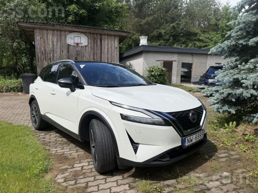 Белый Ниссан Кашкай 2022 в Рига, объемом двигателя 1.30 л и пробегом 50 тыс. км за 22000 €, фото 1 на AUTOMOTO.COM.LV