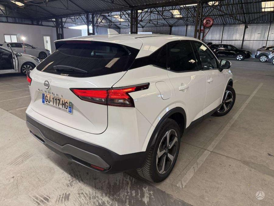 Balts Nissan Qashqai 2022 Viļņa, ar dzinēja tilpumu 1.33 L un nobraukumu 126 tūkst. km par 17990 €, foto 4 vietnē AUTOMOTO.COM.LV
