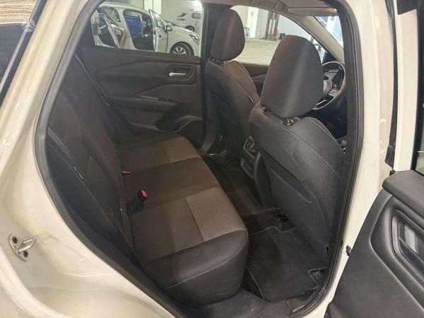 Balts Nissan Qashqai 2022 Viļņa, ar dzinēja tilpumu 1.33 L un nobraukumu 126 tūkst. km par 17990 €, foto 6 vietnē AUTOMOTO.COM.LV