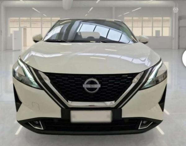 White Nissan Qashqai 2022 in Kaunas, with an engine capacity of 1.30 L and mileage of 170 thousand km for 11950 €, photo 2 on AUTOMOTO.COM.LV
