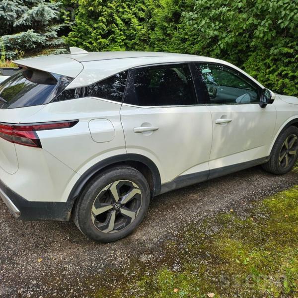 Balts Nissan Qashqai 2022 Rīga, ar dzinēja tilpumu 1.30 L un nobraukumu 44 tūkst. km par 21500 €, foto 1 vietnē AUTOMOTO.COM.LV