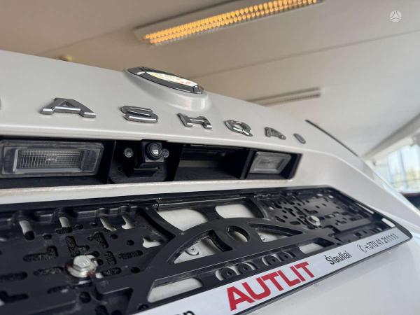 White Nissan Qashqai 2022 in Siauliai, with an engine capacity of 1.33 L and mileage of 47 thousand km for 18200 €, photo 6 on AUTOMOTO.COM.LV