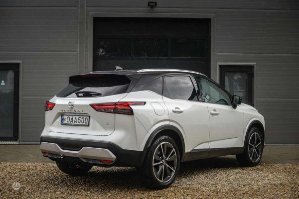 White Nissan Qashqai 2022 in Kaunas, with an engine capacity of 1.33 L and mileage of 133 thousand km for 21500 €, photo 3 on AUTOMOTO.COM.LV