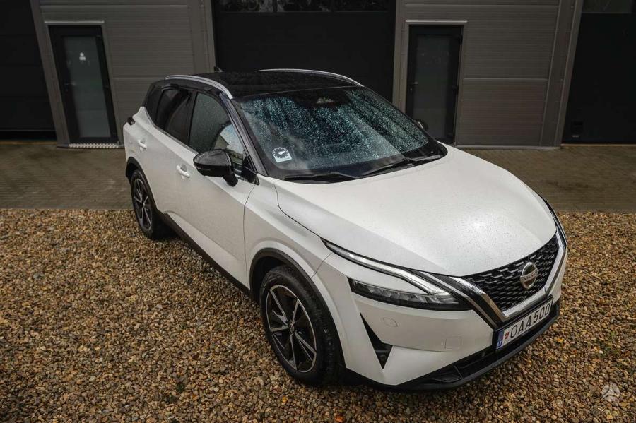 White Nissan Qashqai 2022 in Kaunas, with an engine capacity of 1.33 L and mileage of 133 thousand km for 21500 €, photo 8 on AUTOMOTO.COM.LV