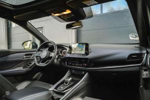 White Nissan Qashqai 2022 in Kaunas, with an engine capacity of 1.33 L and mileage of 133 thousand km for 21500 €, photo 11 on AUTOMOTO.COM.LV