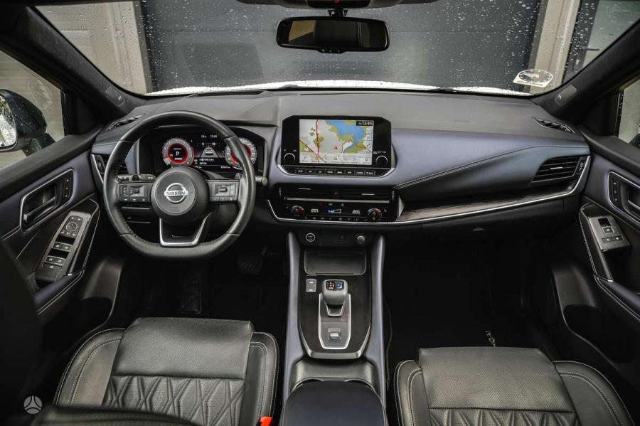 White Nissan Qashqai 2022 in Kaunas, with an engine capacity of 1.33 L and mileage of 133 thousand km for 21500 €, photo 12 on AUTOMOTO.COM.LV