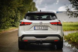 White Nissan Qashqai 2022 in Kaunas, with an engine capacity of 1.33 L and mileage of 133 thousand km for 21500 €, photo 23 on AUTOMOTO.COM.LV