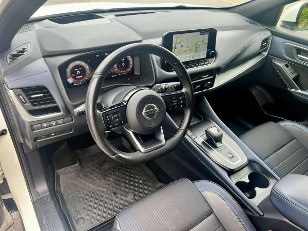 White Nissan Qashqai 2022 in Vilnius, with an engine capacity of 1.33 L and mileage of 139 thousand km for 18900 €, photo 6 on AUTOMOTO.COM.LV