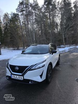 White Nissan Qashqai 2023 in Siauliai, with an engine capacity of 1.30 L and mileage of 34 thousand km for 22999 €, photo 4 on AUTOMOTO.COM.LV
