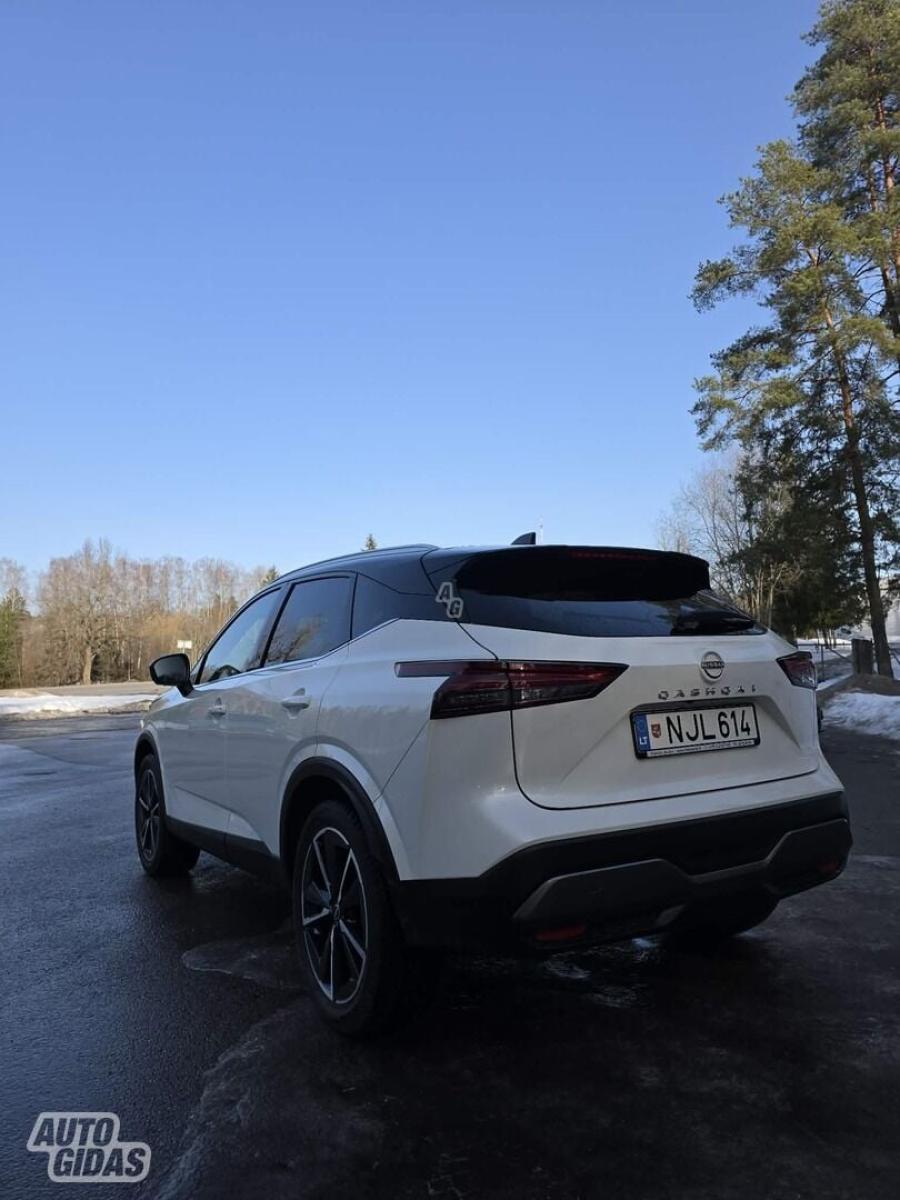 White Nissan Qashqai 2023 in Siauliai, with an engine capacity of 1.30 L and mileage of 34 thousand km for 22999 €, photo 5 on AUTOMOTO.COM.LV