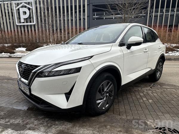 White Nissan Qashqai 2023 in Riga, with an engine capacity of 1.30 L and mileage of 56 thousand km for 20500 €, photo 1 on AUTOMOTO.COM.LV