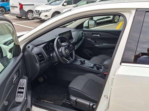 Nissan Qashqai 2023 Viļņa vietnē Balts Nissan Qashqai 2023 Viļņa, ar dzinēja tilpumu 1.33 L un nobraukumu 50 tūkst. km par 22900 €, foto 8 vietnē AUTOMOTO.COM.LV
