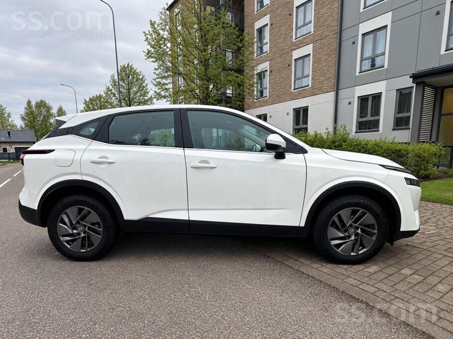 Balts Nissan Qashqai 2023 Rīga, ar dzinēja tilpumu 1.30 L un nobraukumu 59 tūkst. km par 17500 €, foto 5 vietnē AUTOMOTO.COM.LV