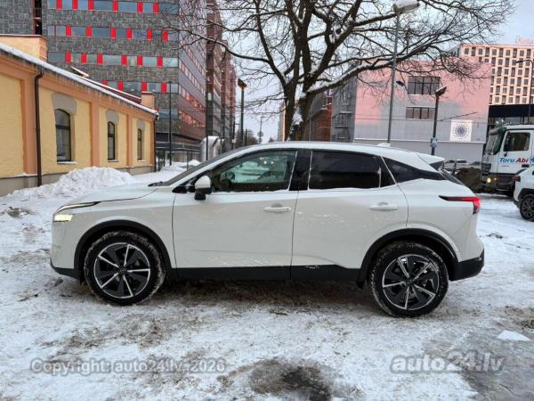 White Nissan Qashqai 2024 in Tallinn, with an engine capacity of 1.30 L and mileage of 55 thousand km for 25900 €, photo 3 on AUTOMOTO.COM.LV