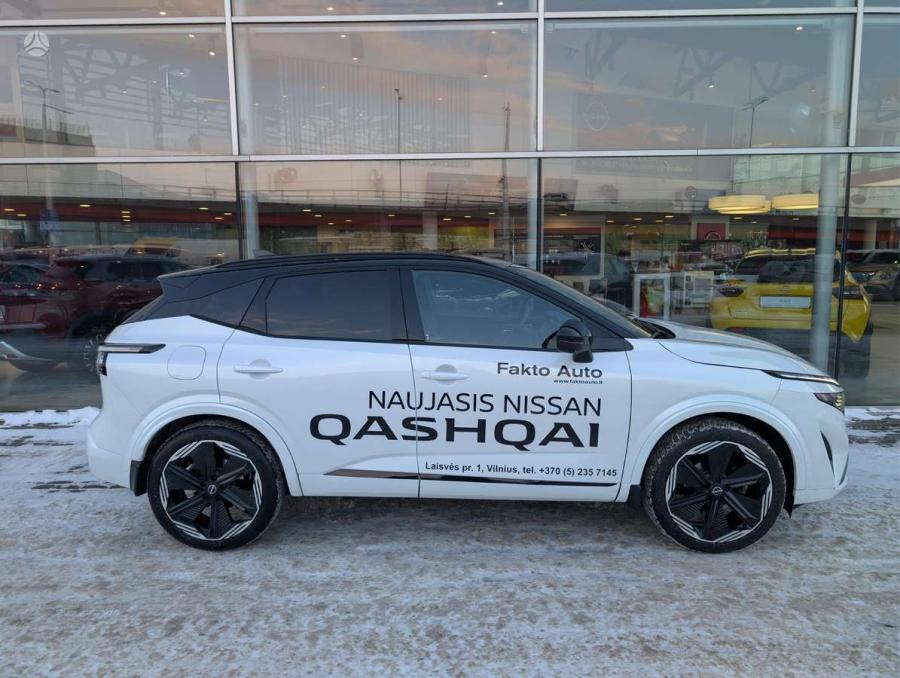 White Nissan Qashqai 2024 in Vilnius, with an engine capacity of 1.33 L and mileage of 18 thousand km for 29900 €, photo 6 on AUTOMOTO.COM.LV