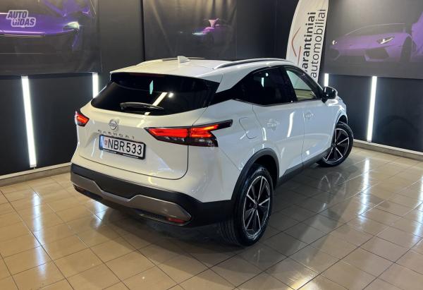 White Nissan Qashqai 2024 in Avizieniai, with an engine capacity of 1.30 L and mileage of 71 thousand km for 23500 €, photo 2 on AUTOMOTO.COM.LV