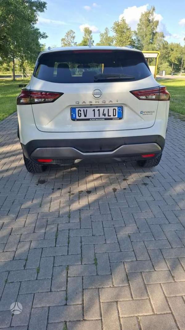 Balts Nissan Qashqai 2024 Radviliškis, ar dzinēja tilpumu 1.50 L un nobraukumu 83 tūkst. km par 23500 €, foto 7 vietnē AUTOMOTO.COM.LV