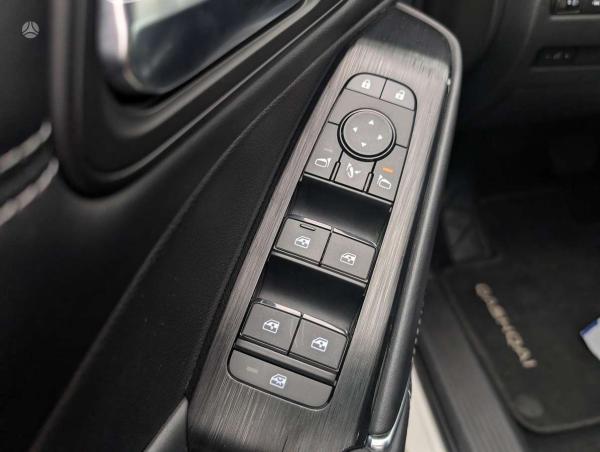 Balts Nissan Qashqai 2024 Kauņa, ar dzinēja tilpumu 1.33 L un nobraukumu 82 tūkst. km par 24000 €, foto 10 vietnē AUTOMOTO.COM.LV