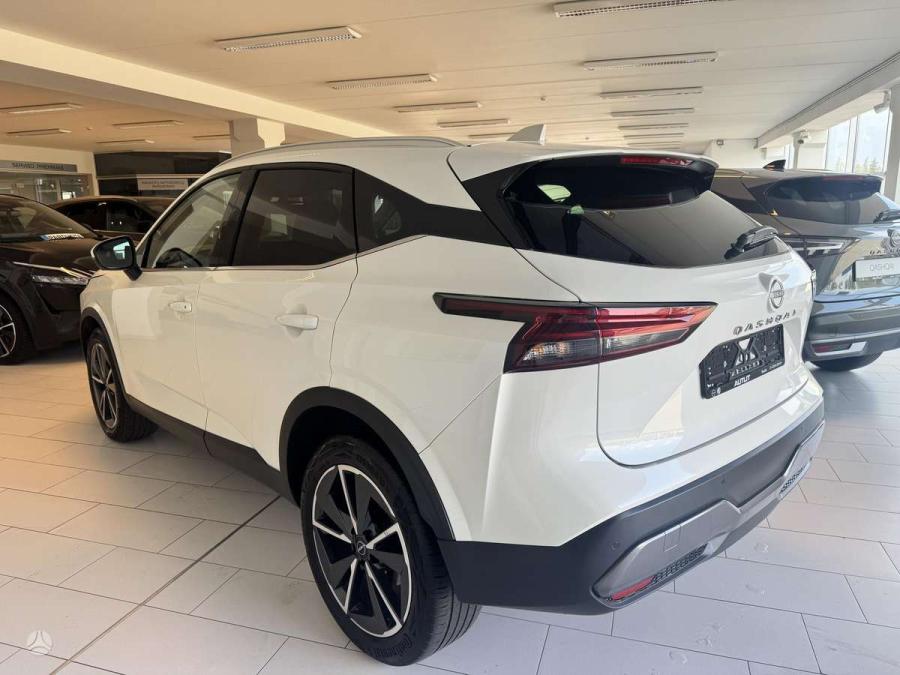 Balts Nissan Qashqai 2024 Šauļi, ar dzinēja tilpumu 1.33 L un nobraukumu 59 tūkst. km par 24200 €, foto 4 vietnē AUTOMOTO.COM.LV
