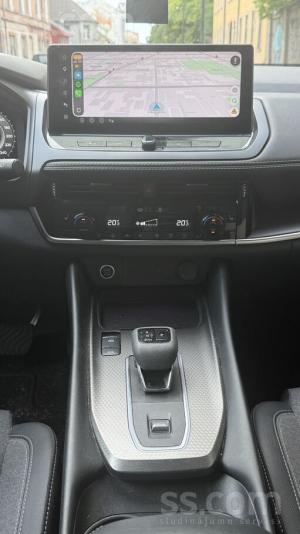 White Nissan Qashqai 2024 in Riga, with an engine capacity of 1.30 L and mileage of 31 thousand km for 24980 €, photo 6 on AUTOMOTO.COM.LV