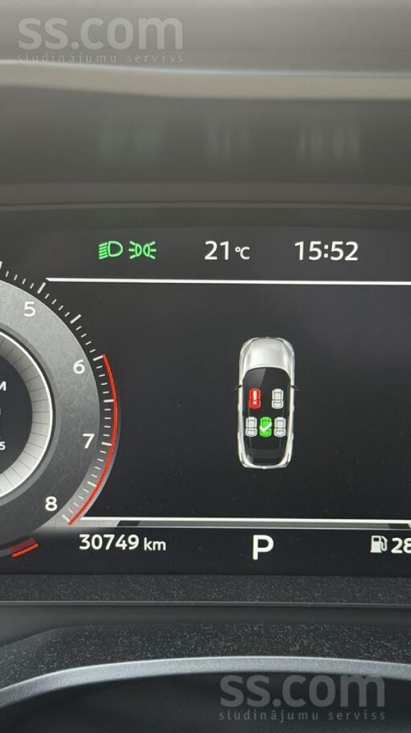 White Nissan Qashqai 2024 in Riga, with an engine capacity of 1.30 L and mileage of 31 thousand km for 24980 €, photo 6 on AUTOMOTO.COM.LV
