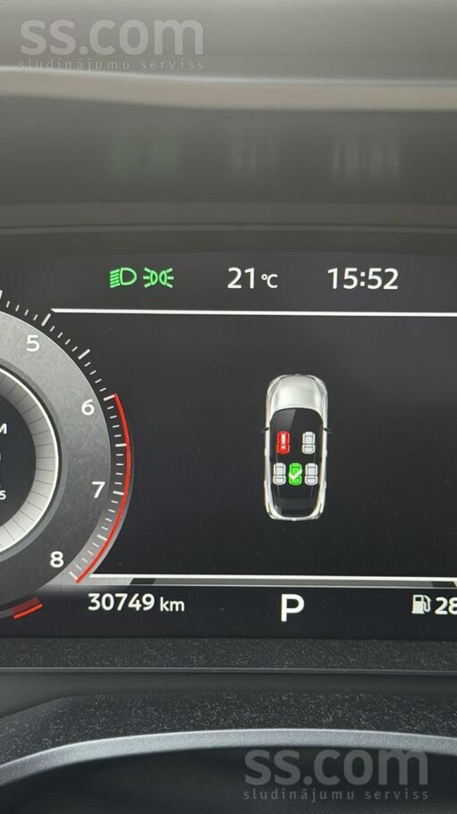 White Nissan Qashqai 2024 in Riga, with an engine capacity of 1.30 L and mileage of 31 thousand km for 24980 €, photo 7 on AUTOMOTO.COM.LV