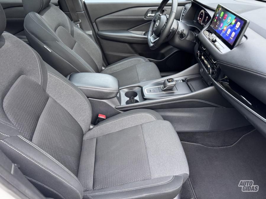 White Nissan Qashqai 2024 in Avizieniai, with an engine capacity of 1.30 L and mileage of 85 thousand km for 22950 €, photo 8 on AUTOMOTO.COM.LV