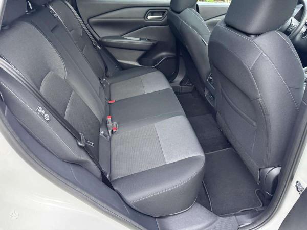Nissan Qashqai 2024 Viļņa vietnē Balts Nissan Qashqai 2024 Viļņa, ar dzinēja tilpumu 1.30 L un nobraukumu 85 tūkst. km par 22950 €, foto 9 vietnē AUTOMOTO.COM.LV