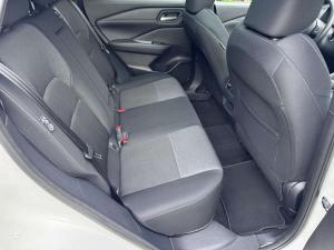 Balts Nissan Qashqai 2024 Viļņa, ar dzinēja tilpumu 1.30 L un nobraukumu 85 tūkst. km par 22950 €, foto 9 vietnē AUTOMOTO.COM.LV