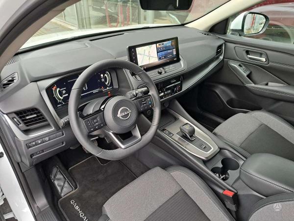 White Nissan Qashqai 2025 in Vilnius, with an engine capacity of 1.33 L and mileage of 11 thousand km for 28900 €, photo 11 on AUTOMOTO.COM.LV