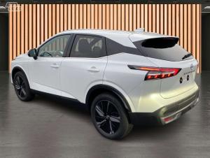 White Nissan Qashqai 2025 in Kaunas, with an engine capacity of 1.30 L and mileage of 18 thousand km for 31649 €, photo 4 on AUTOMOTO.COM.LV
