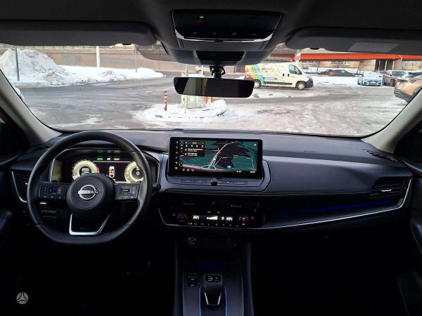 White Nissan Qashqai 2025 in Vilnius, with an engine capacity of 1.33 L and mileage of 31 thousand km for 25950 €, photo 4 on AUTOMOTO.COM.LV