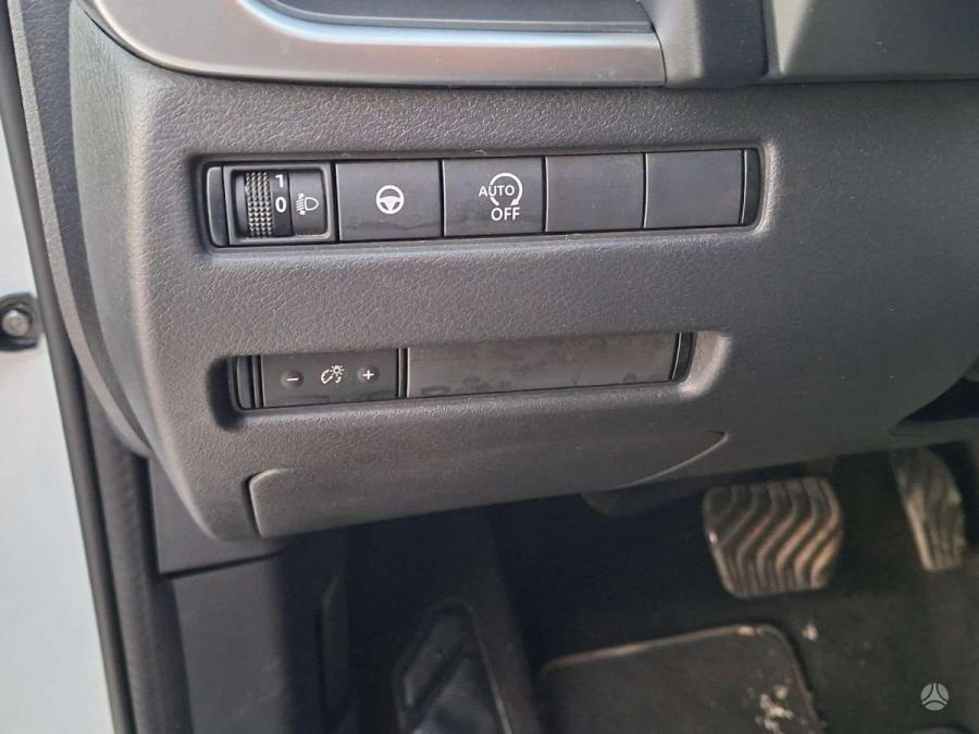 White Nissan Qashqai 2025 in Vilnius, with an engine capacity of 1.33 L and mileage of 31 thousand km for 25950 €, photo 10 on AUTOMOTO.COM.LV