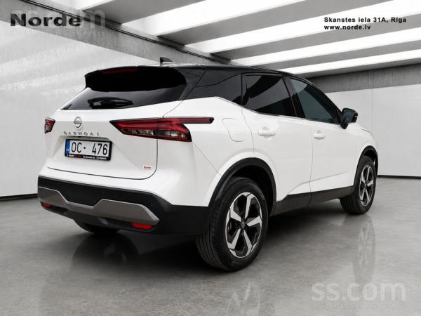 White Nissan Qashqai 2025 in Riga, with an engine capacity of 1.30 L and mileage of 25 thousand km for 26980 €, photo 4 on AUTOMOTO.COM.LV