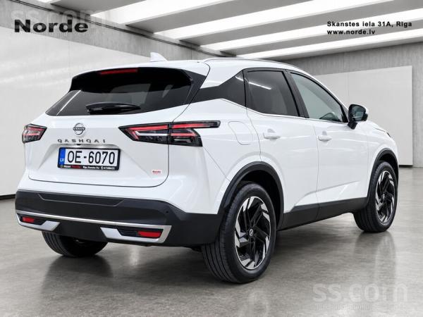 Balts Nissan Qashqai 2025 Rīga, ar dzinēja tilpumu 1.30 L un nobraukumu 25 tūkst. km par 27890 €, foto 5 vietnē AUTOMOTO.COM.LV