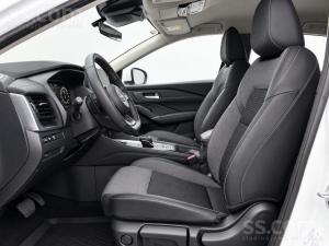 White Nissan Qashqai 2025 in Riga, with an engine capacity of 1.30 L and mileage of 25 thousand km for 27890 €, photo 7 on AUTOMOTO.COM.LV