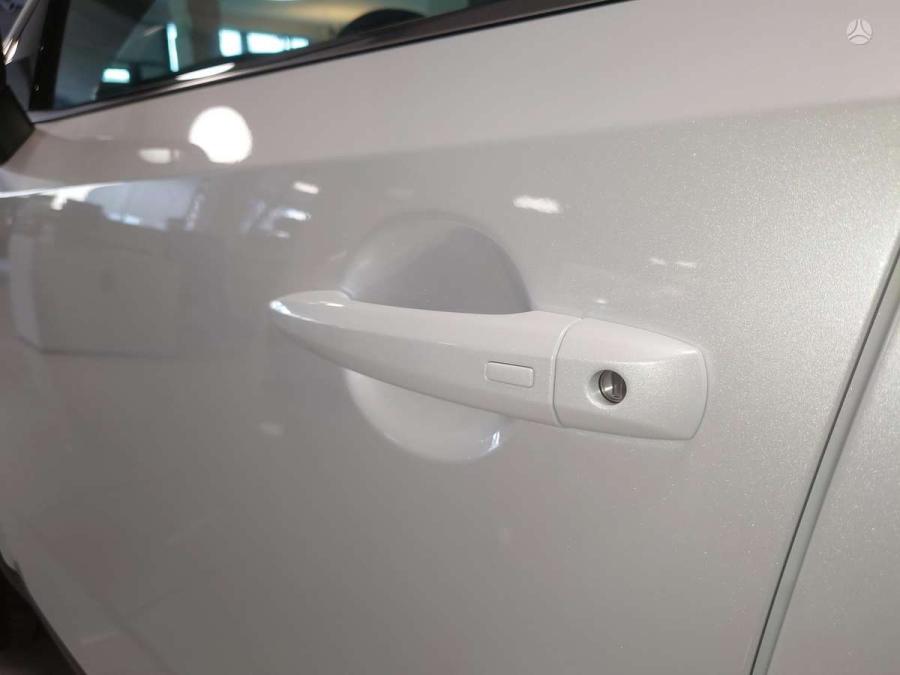 White Nissan Qashqai 2026 in Kaunas, with an engine capacity of 1.33 L and mileage of 0 thousand km for 34800 €, photo 25 on AUTOMOTO.COM.LV