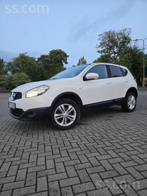 Balts Nissan Qashqai 2010 Ventspils, ar dzinēja tilpumu 1.50 L un nobraukumu 262 tūkst. km par 4700 €, foto 3 vietnē AUTOMOTO.COM.LV