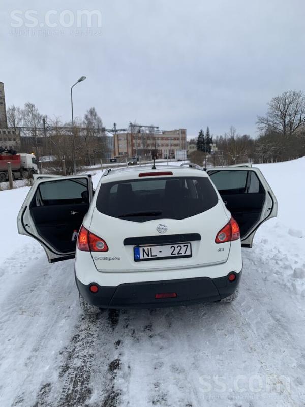 Balts Nissan Qashqai 2010 Valmiera, ar dzinēja tilpumu 2.00 L un nobraukumu 262 tūkst. km par 3500 €, foto 4 vietnē AUTOMOTO.COM.LV