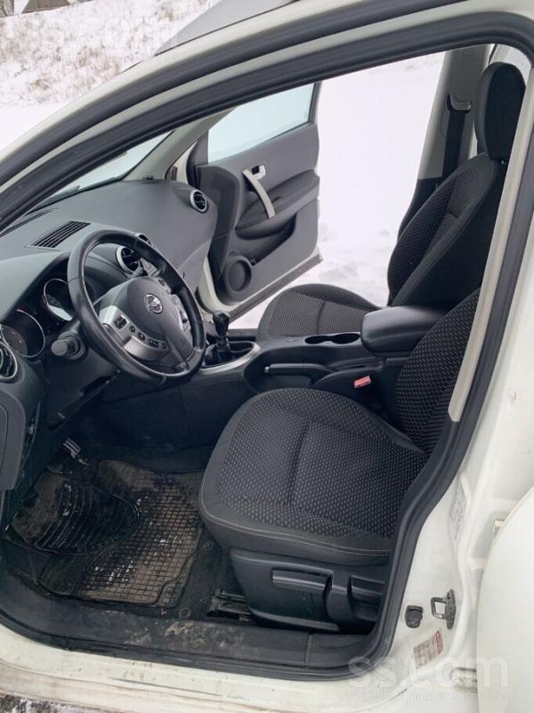 Balts Nissan Qashqai 2010 Valmiera, ar dzinēja tilpumu 2.00 L un nobraukumu 262 tūkst. km par 3500 €, foto 8 vietnē AUTOMOTO.COM.LV