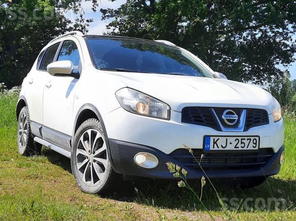 White Nissan Qashqai 2010 in Riga, with an engine capacity of 1.50 L and mileage of 279 thousand km for 2010 €, photo 1 on AUTOMOTO.COM.LV