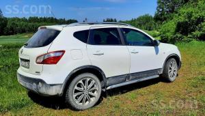 Balts Nissan Qashqai 2010 Rīga, ar dzinēja tilpumu 1.50 L un nobraukumu 279 tūkst. km par 2010 €, foto 3 vietnē AUTOMOTO.COM.LV