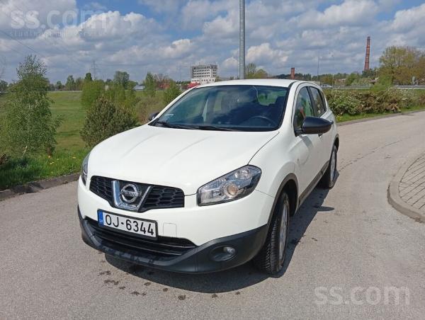 Balts Nissan Qashqai 2011 Ogre, ar dzinēja tilpumu 1.50 L un nobraukumu 60 tūkst. km par 7650 €, foto 2 vietnē AUTOMOTO.COM.LV