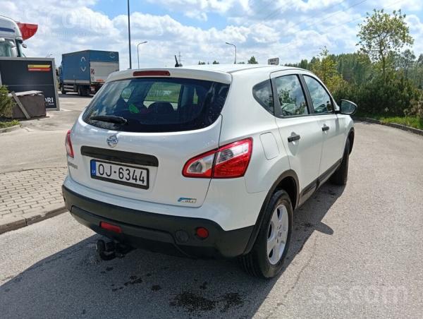 Balts Nissan Qashqai 2011 Ogre, ar dzinēja tilpumu 1.50 L un nobraukumu 60 tūkst. km par 7650 €, foto 3 vietnē AUTOMOTO.COM.LV