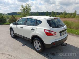 Белый Ниссан Кашкай 2011 в Огре, объемом двигателя 1.50 л и пробегом 60 тыс. км за 7650 €, фото 5 на AUTOMOTO.COM.LV